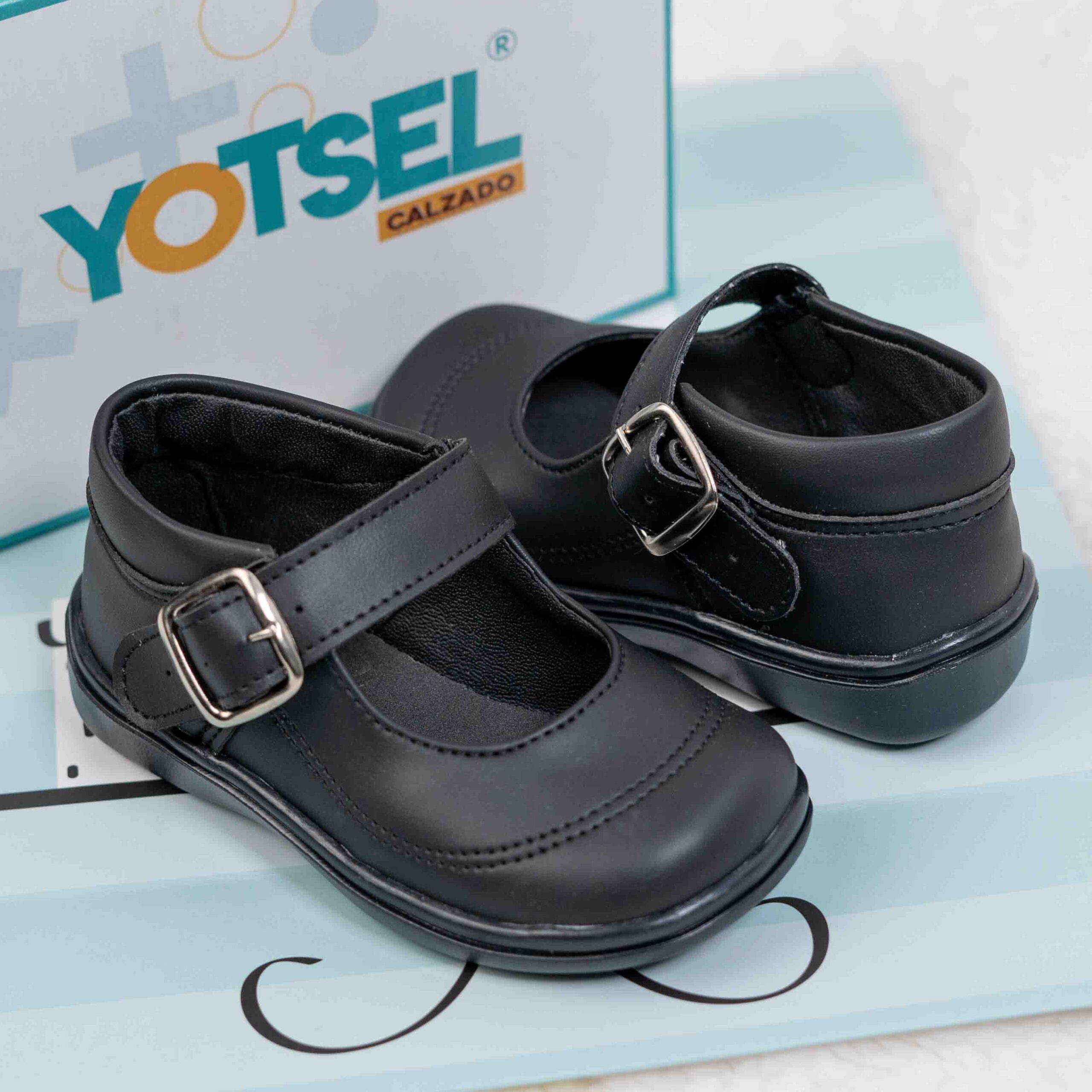 MAFALDA NEGRO MATE - Calzado Yotsel
